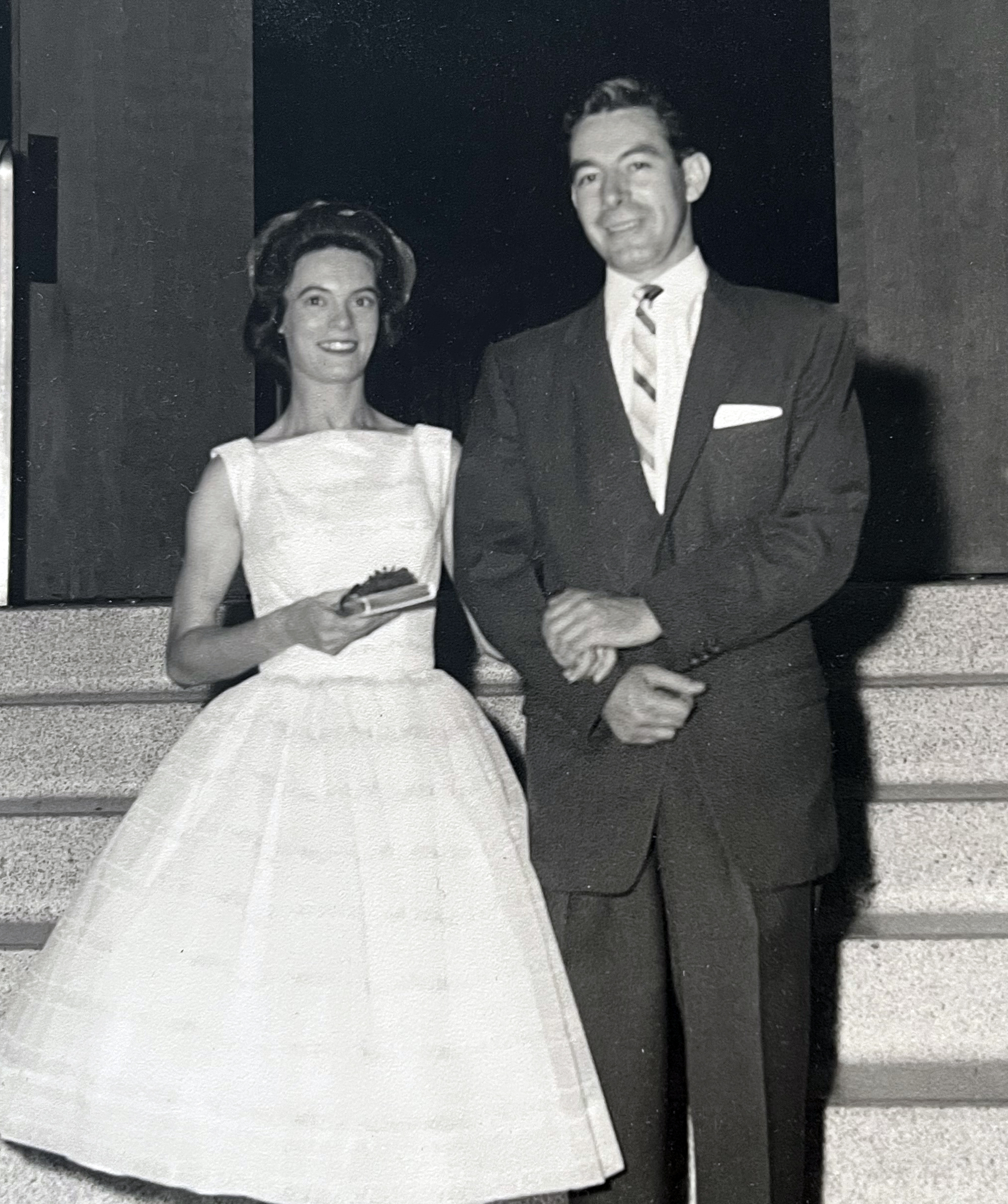 Florence Doreen Newton | Rod Abrams Funeral Home Ltd.